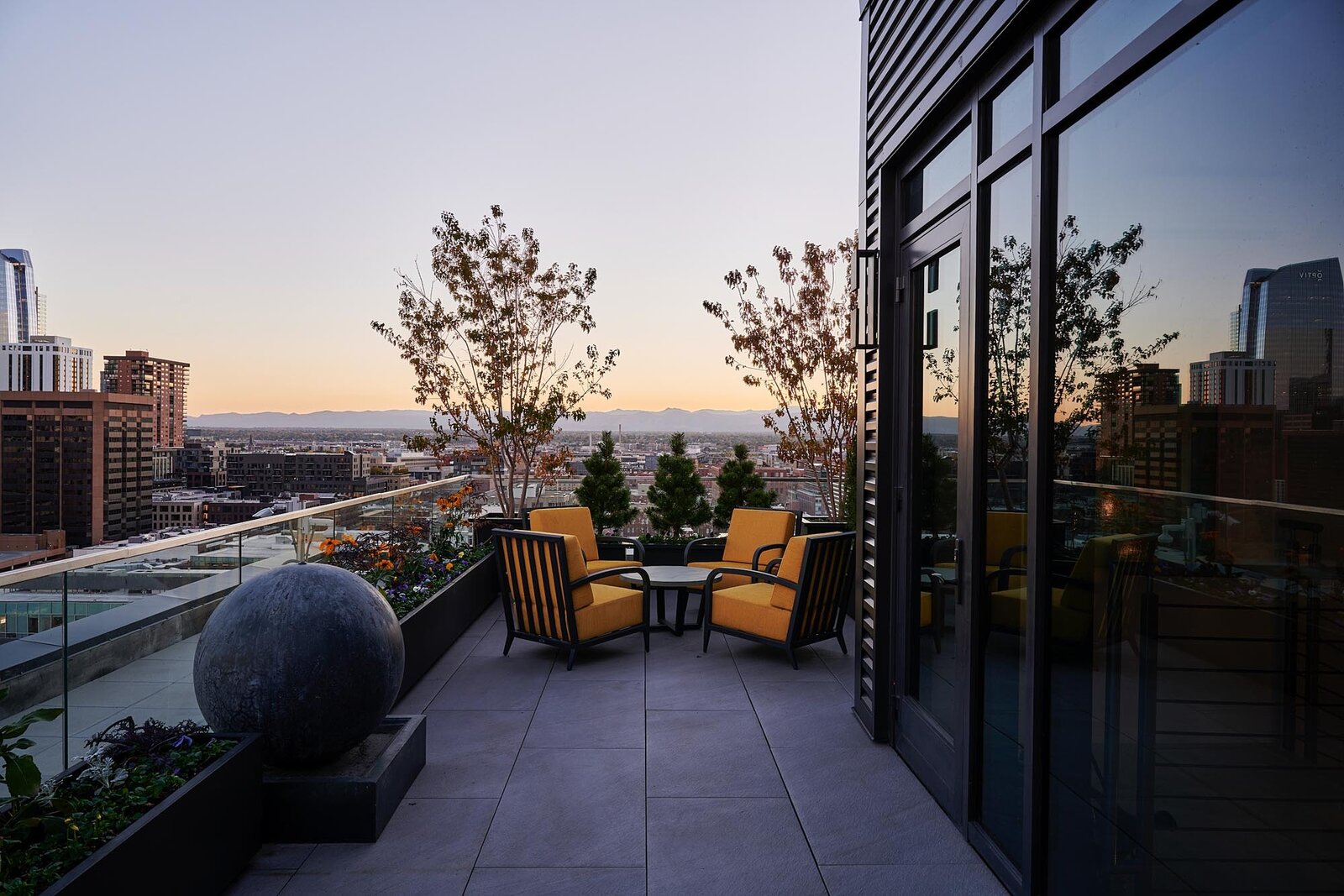 Photo 2 of 12 in McGregor Square Penthouse by Stan Kniss - Dwell
