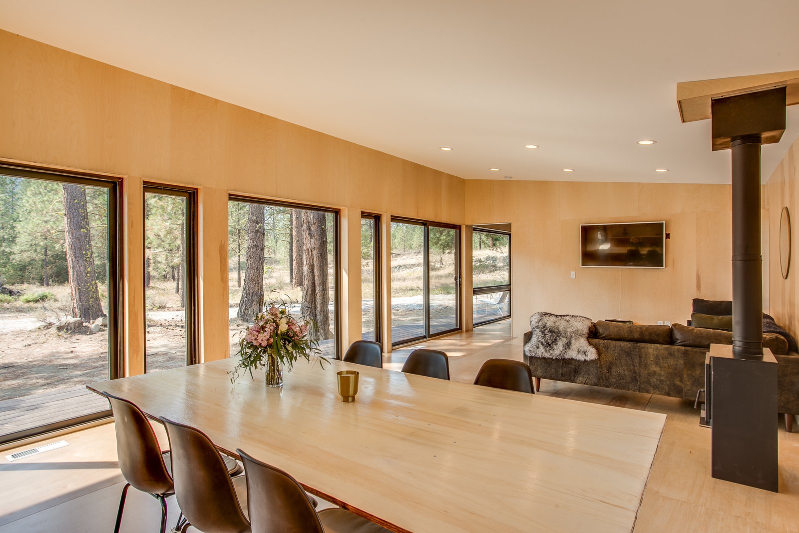 Photo 2 of 16 in The Hideout Cabin by PRDG architecture + design - Dwell