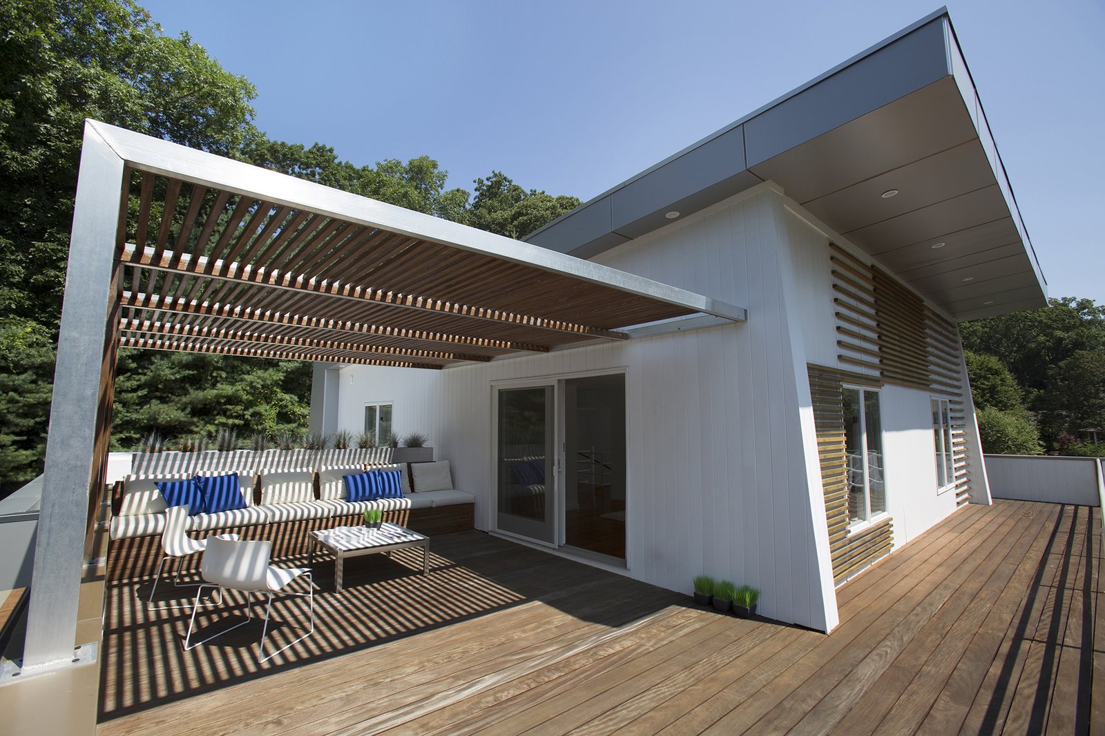 Photo 9 of 18 in The Summer House by Azin Valy - Dwell