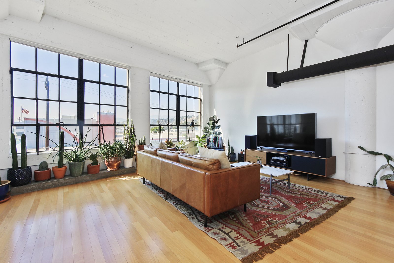 Sunny Mid-Century Condo Modern Home in Lincoln Heights, Los Angeles ...