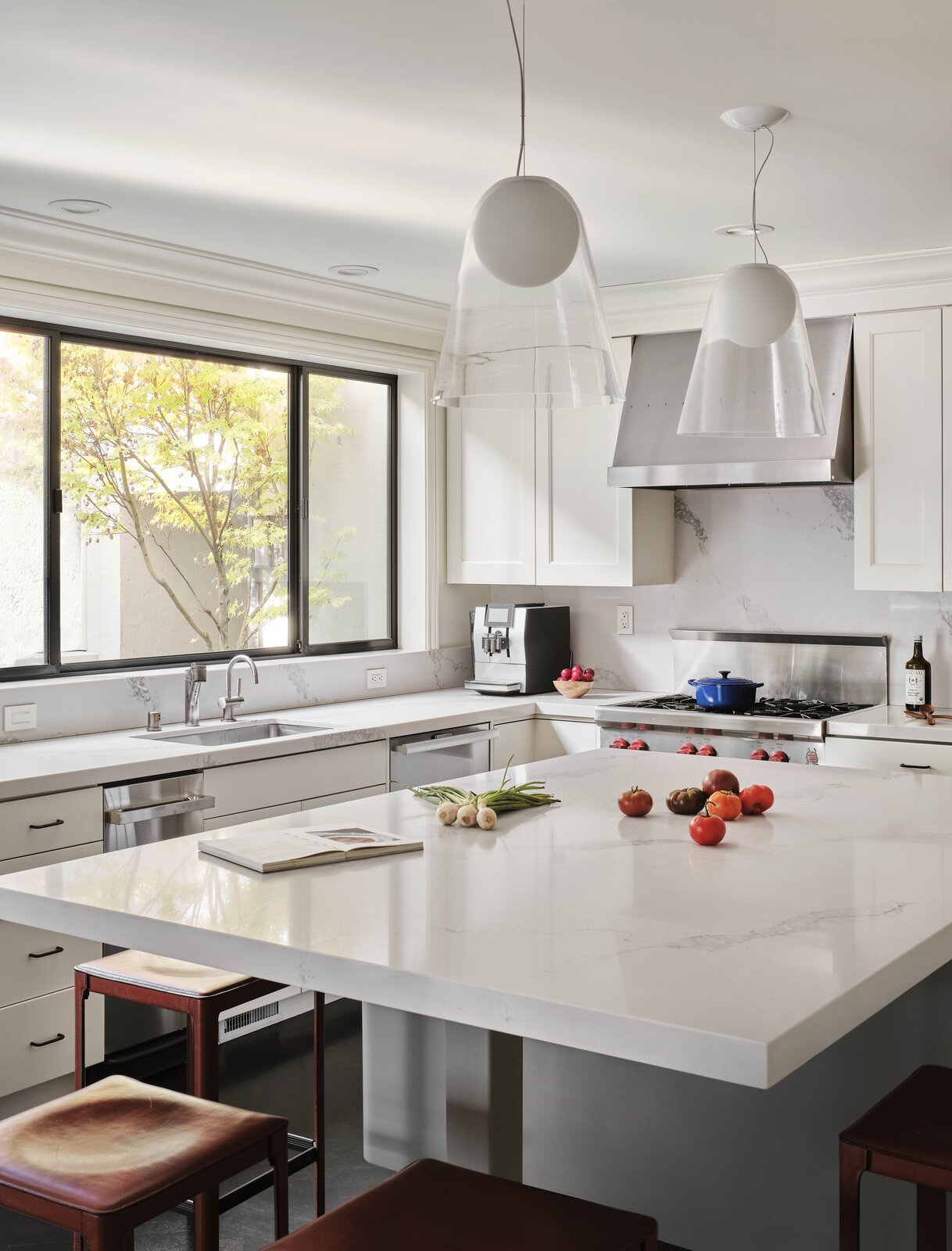 Photo 2 of 12 in Modernism Revisited by Bjorn Design - Dwell