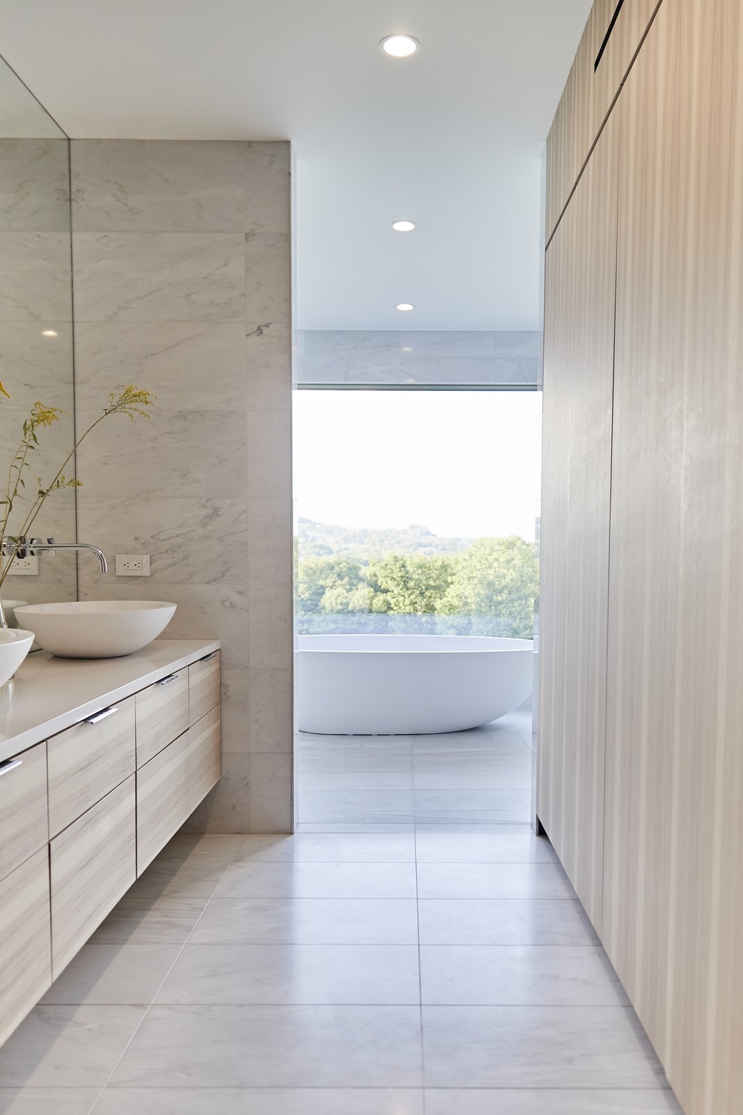 Photo 10 of 13 in A Kebony Wood-Clad Retreat in the Hudson Valley Pays ...