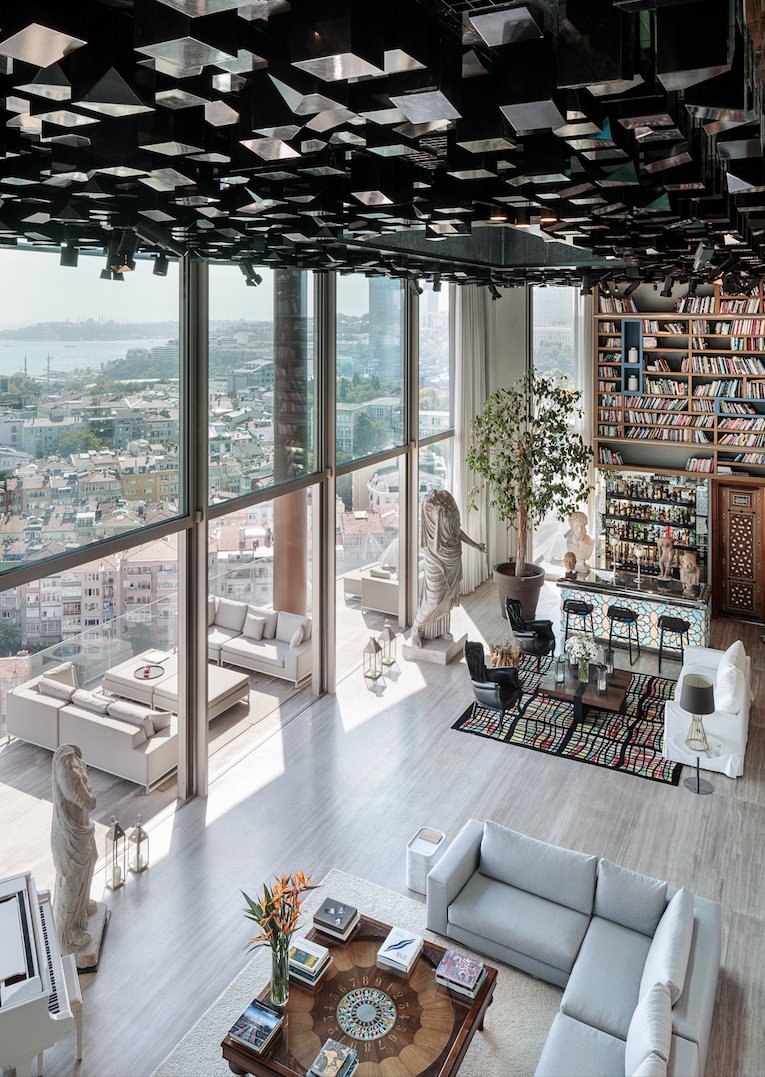 Photo 3 of 10 in Penthouse, Istanbul by Studio RHE - Dwell