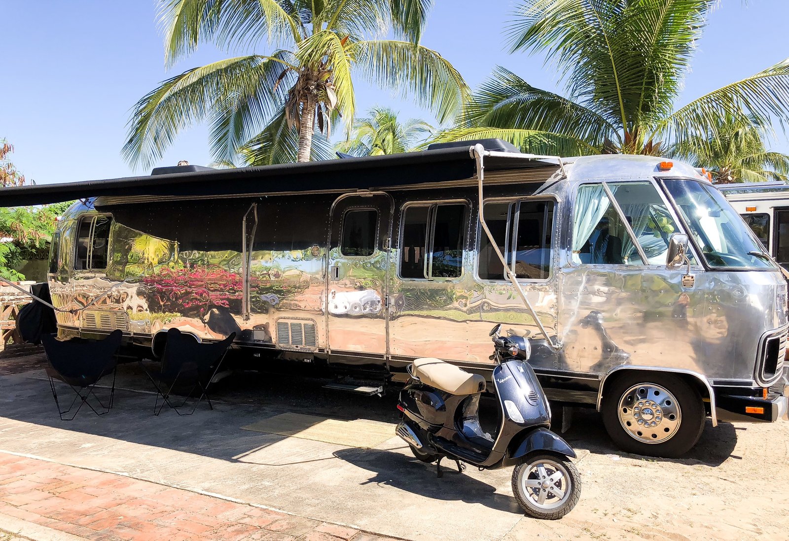 Photo 13 of 19 in 1982 Airstream motorhome by Eric McCutcheon - Dwell