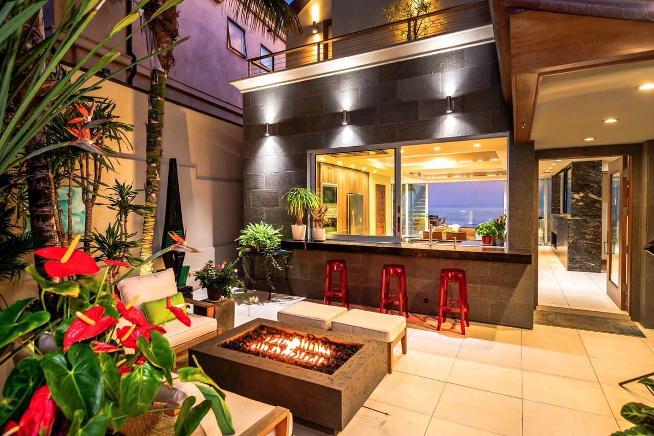 Photo 2 of 18 in Villa Delfino | Oceanfront Zen by Michelle Serafini - Dwell