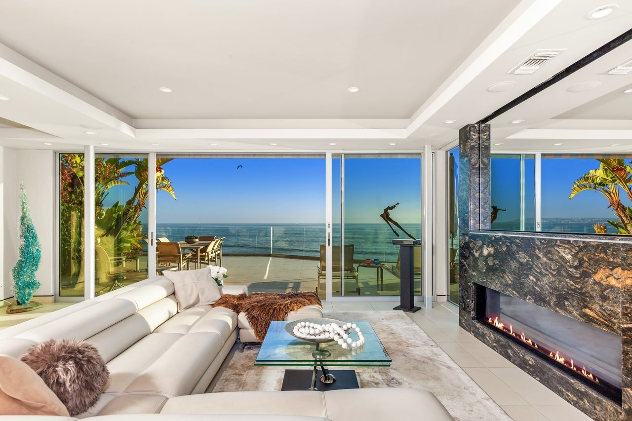 Photo 6 of 18 in Villa Delfino | Oceanfront Zen by Michelle Serafini - Dwell