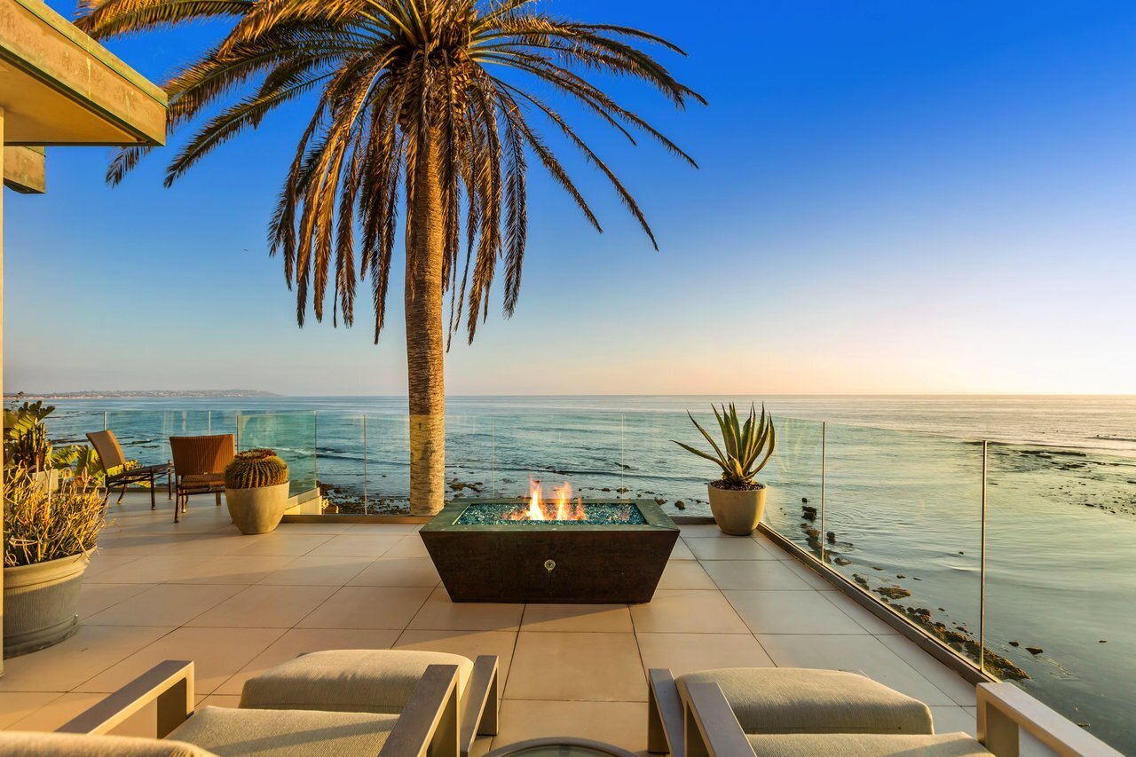 Photo 17 of 18 in Villa Delfino | Oceanfront Zen by Michelle Serafini - Dwell