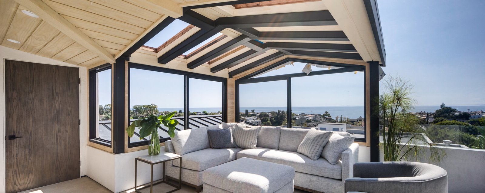 Photo 14 of 15 in Organic Contemporary Ocean View Home by leah alperin ...