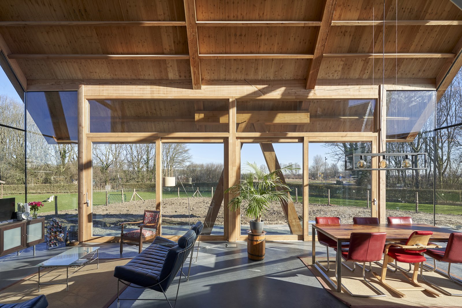 Photo 19 of 51 in 50 Jaw-Dropping Glass Houses That Shatter ...