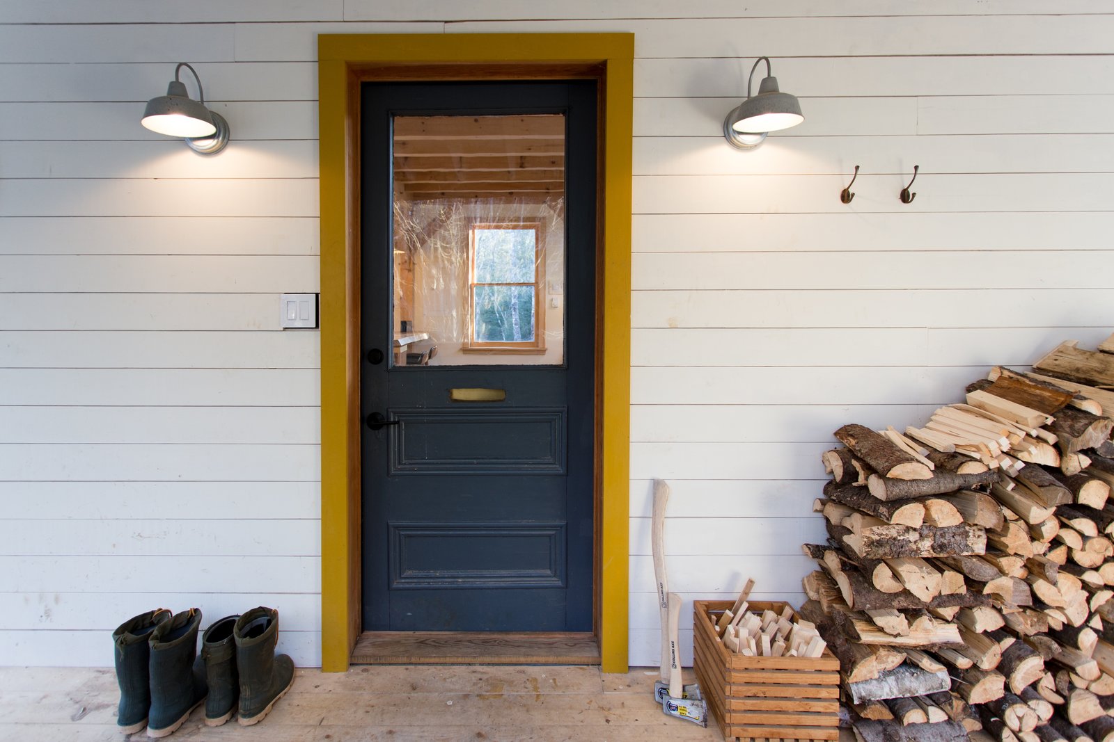 Photo 16 of 19 in Shack Up Cabin by Paula Washington - Dwell