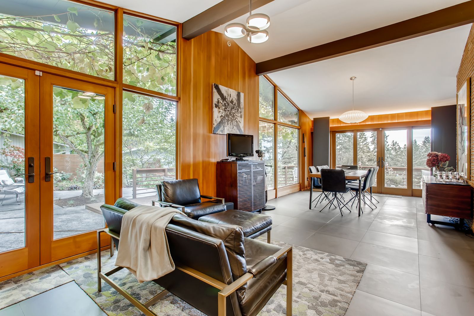 Photo 7 of 37 in The Wilson House by susan stier - Dwell