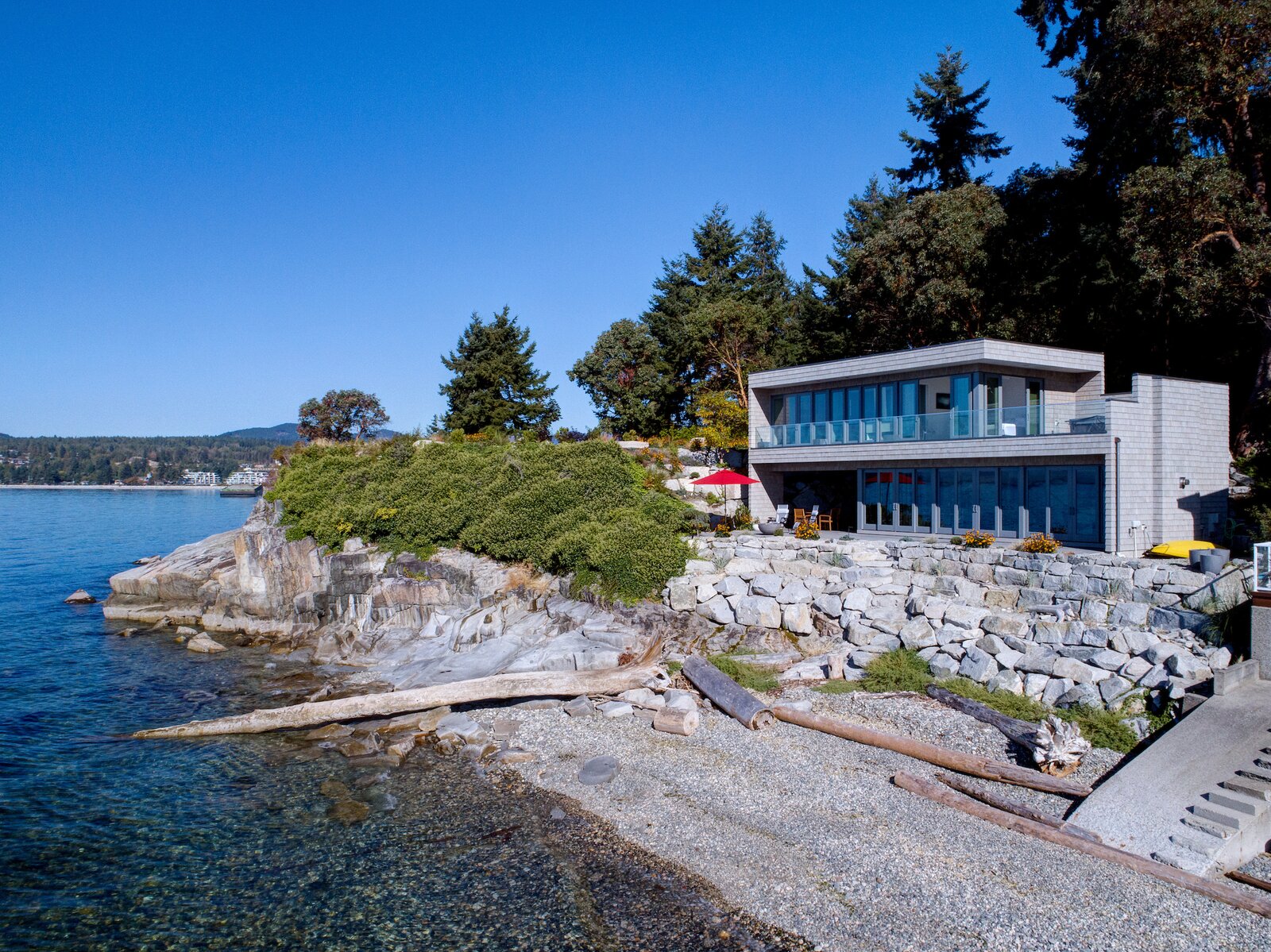 Photo 1 of 9 in Arbutus Bluff Beach House by Peter Fluker-Verve Design ...
