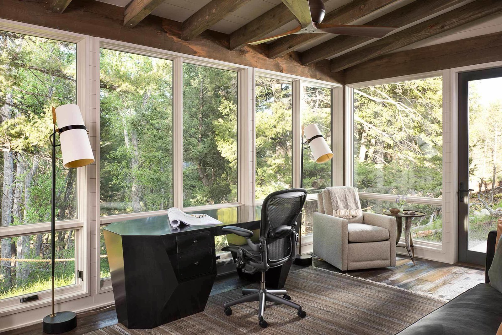 Photo 7 of 11 in Outside/Inside House by Cushing Terrell - Dwell