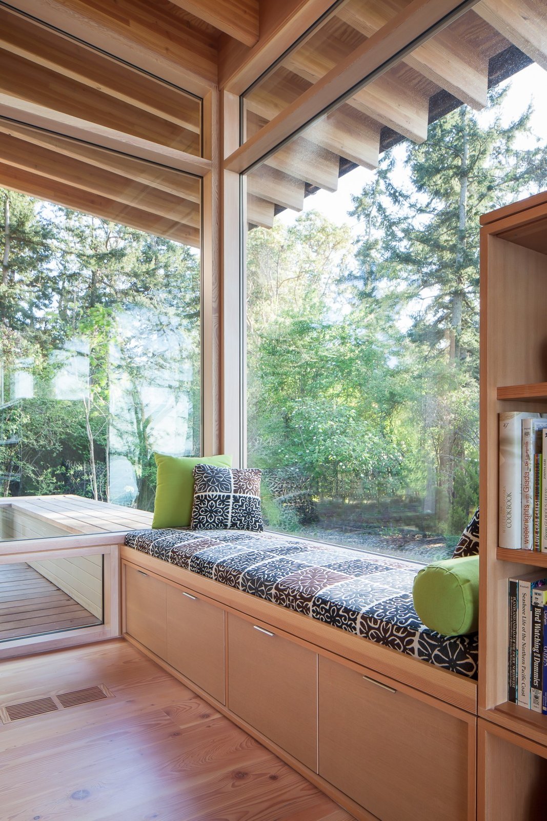 Photo 2 of 5 in Top 5 Homes of the Week With Inviting Reading Nooks ...