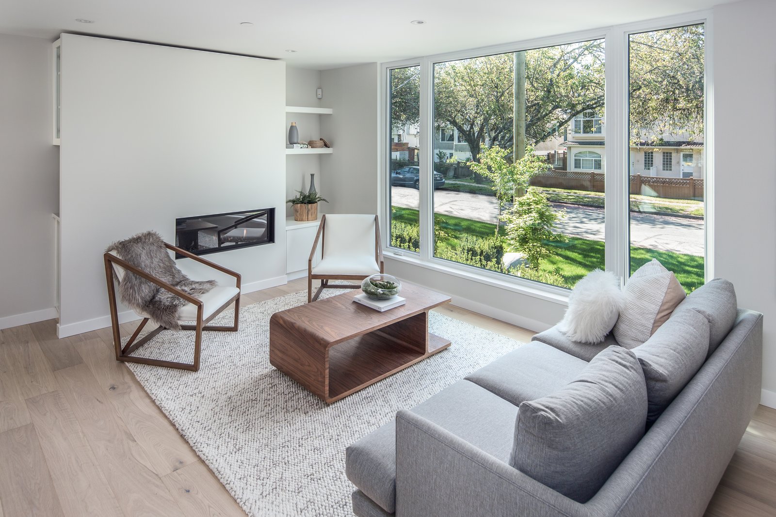 Photo 4 of 12 in Dickens | Modern Duplex by Averra Developments - Dwell