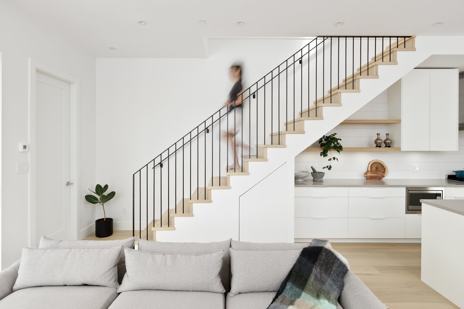 Photo 5 of 12 in Queen Elizabeth Park Modern Duplex by Averra ...