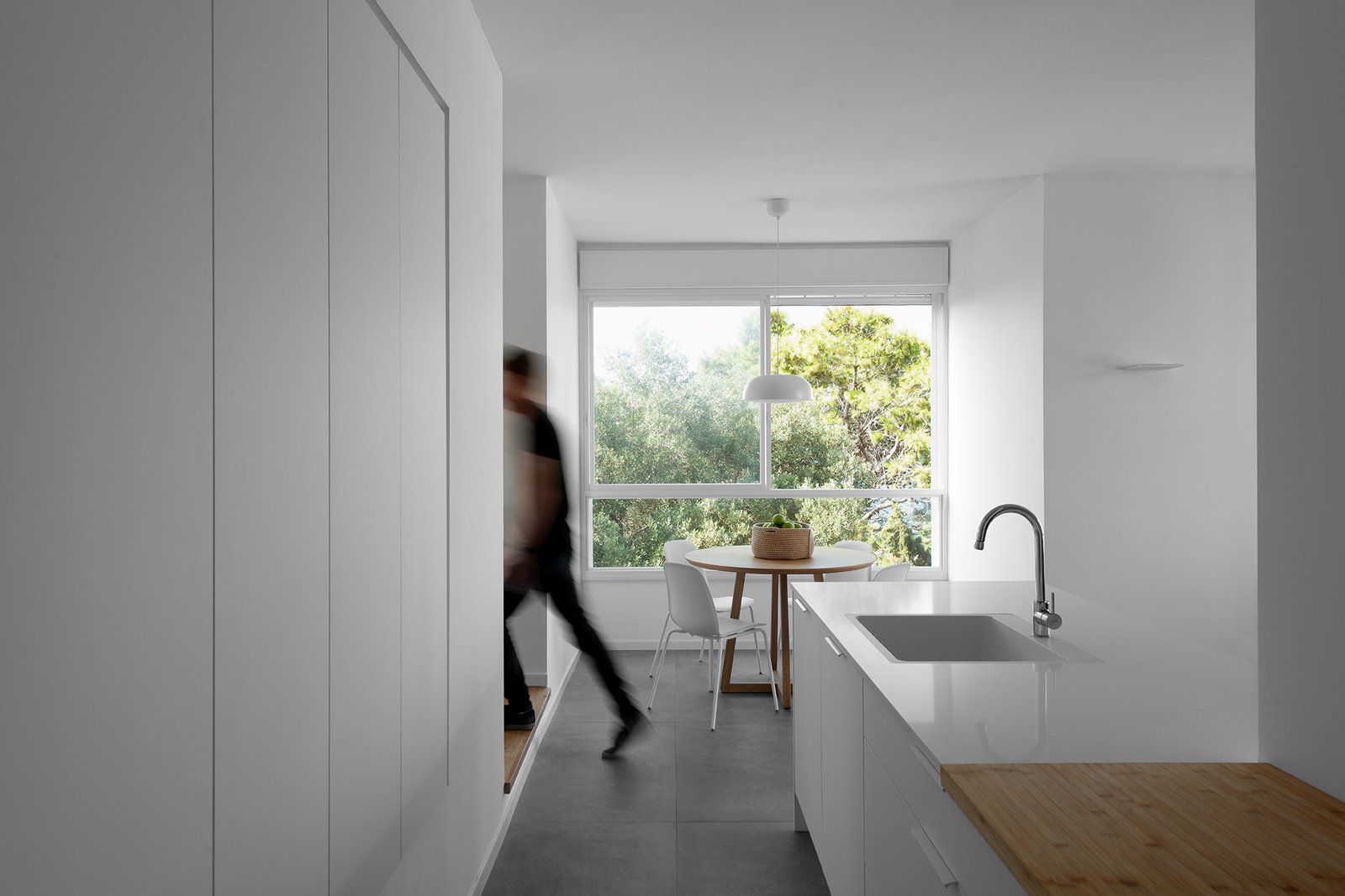 Photo 4 of 11 in Budget Breakdown: A Gloomy Apartment in Israel Does a ...