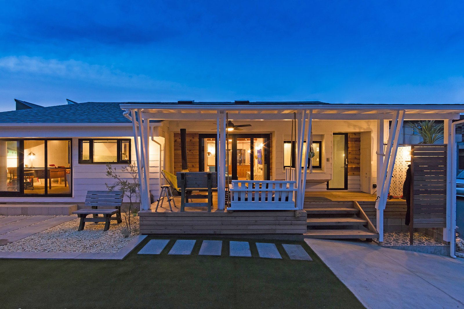 Photo 11 of 14 in An Architect’s Beach House Brings California Surfer ...