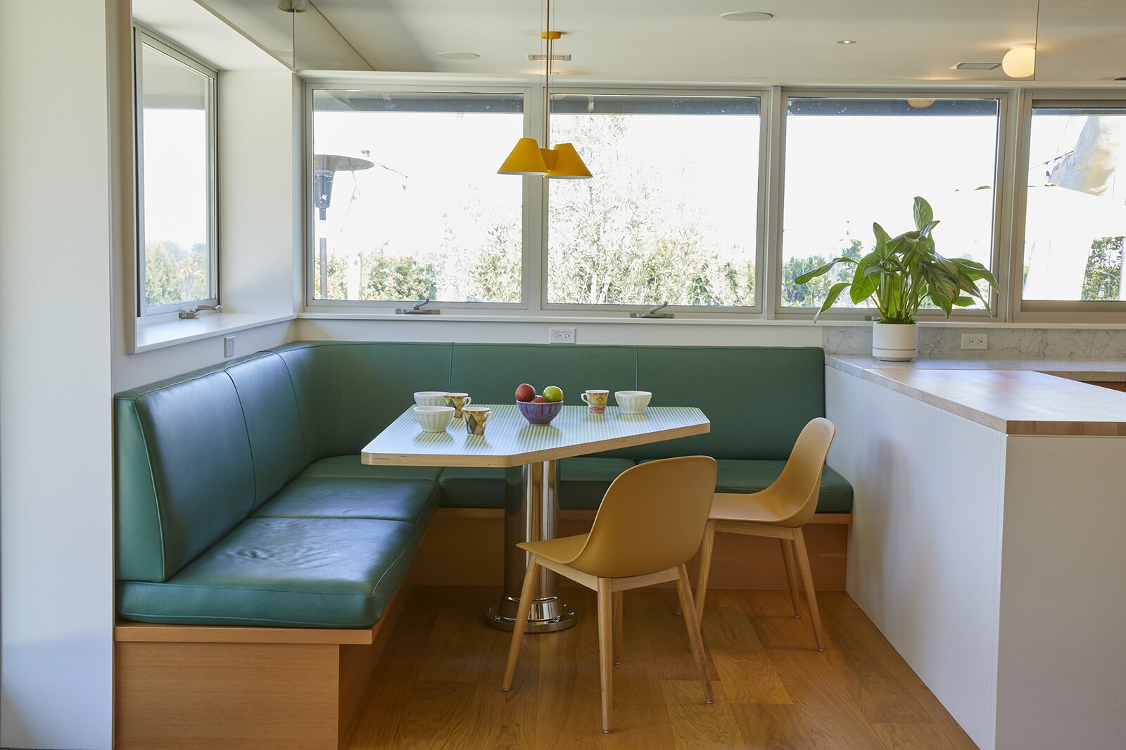 Photo 14 of 16 in Midcentury Meets Aloha at This Revamped Ranch-Style ...