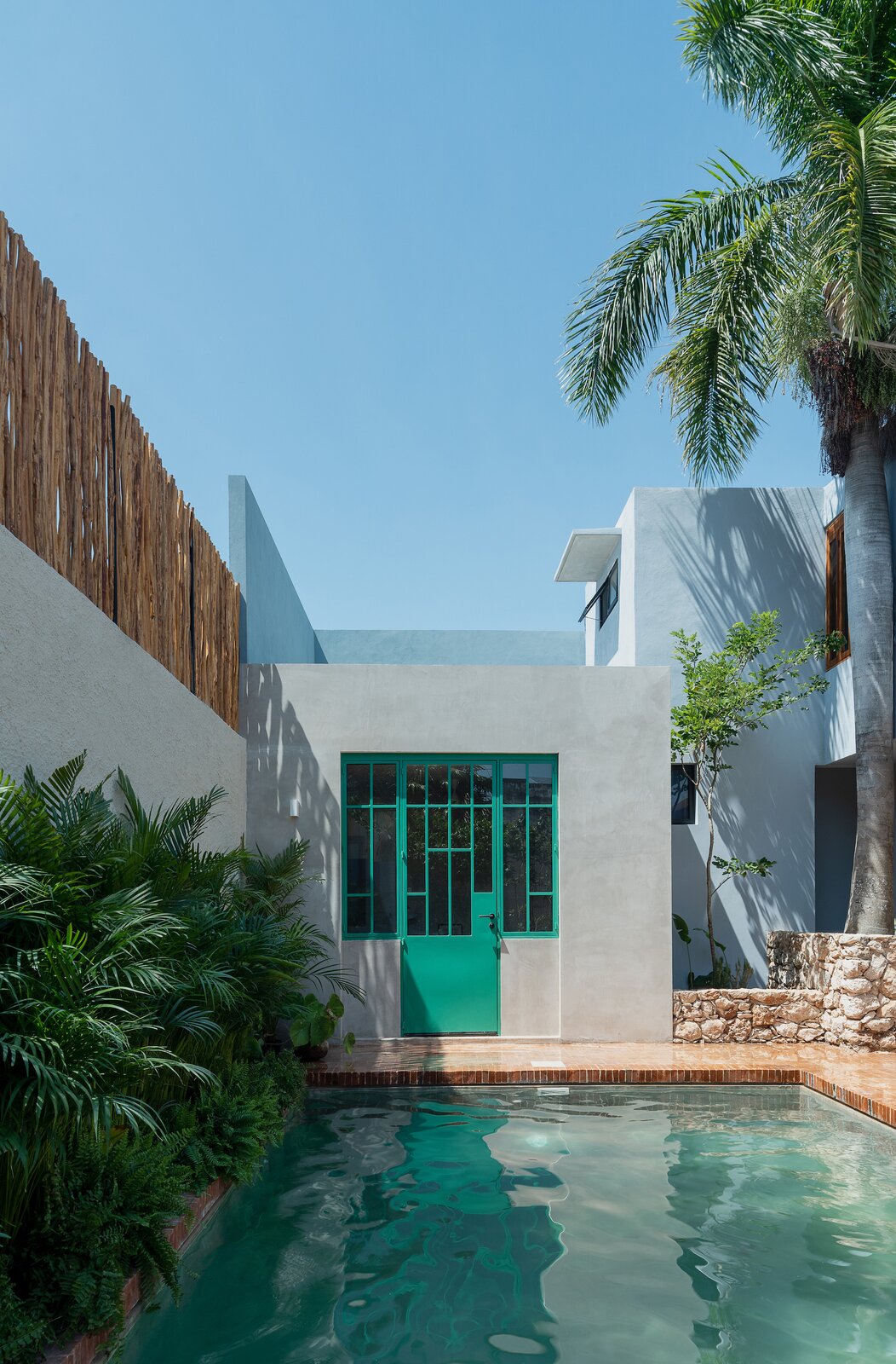 Photo 9 of 26 in Before & After: In Mérida, a Blocky ’80s Home Turns ...