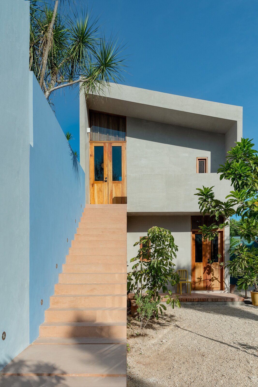 Photo 10 of 26 in Before & After: In Mérida, a Blocky ’80s Home Turns ...