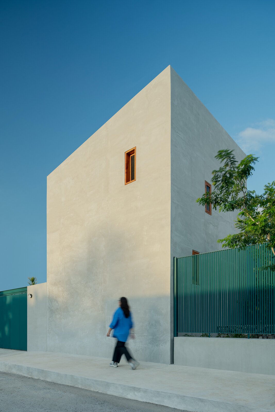 Photo 13 of 26 in Before & After: In Mérida, a Blocky ’80s Home Turns ...