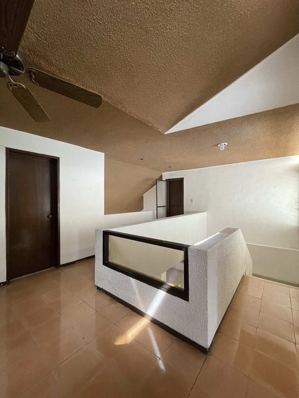 Photo 20 of 26 in Before & After: In Mérida, a Blocky ’80s Home Turns ...