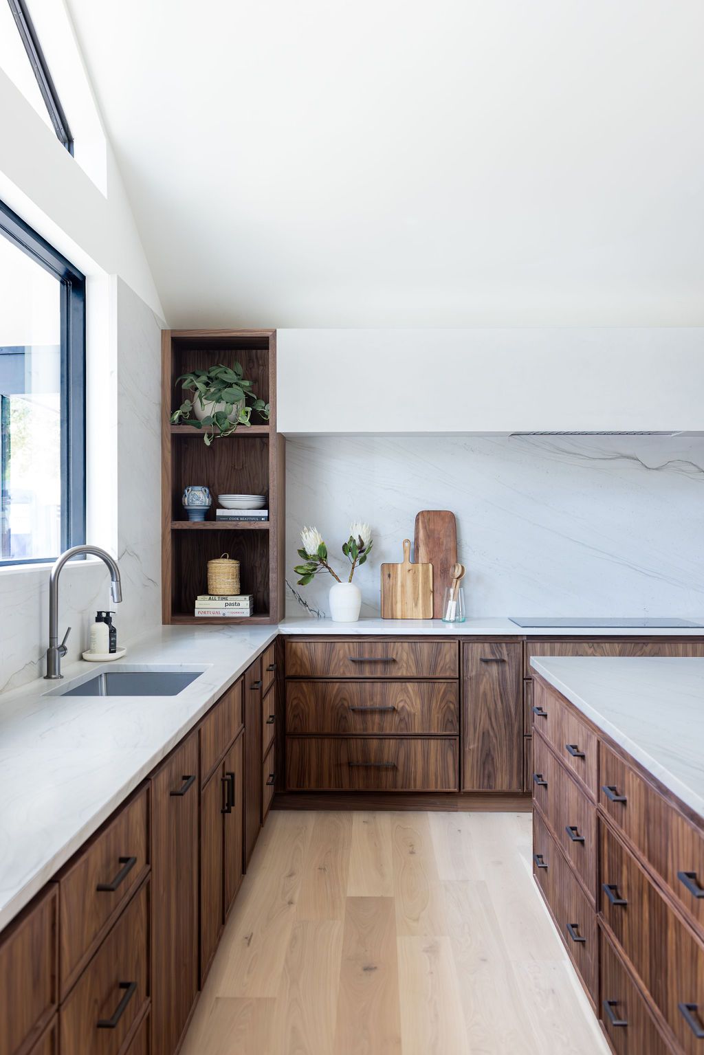 Warm Minimalist Austin Kitchen (9 Photos) - Dwell