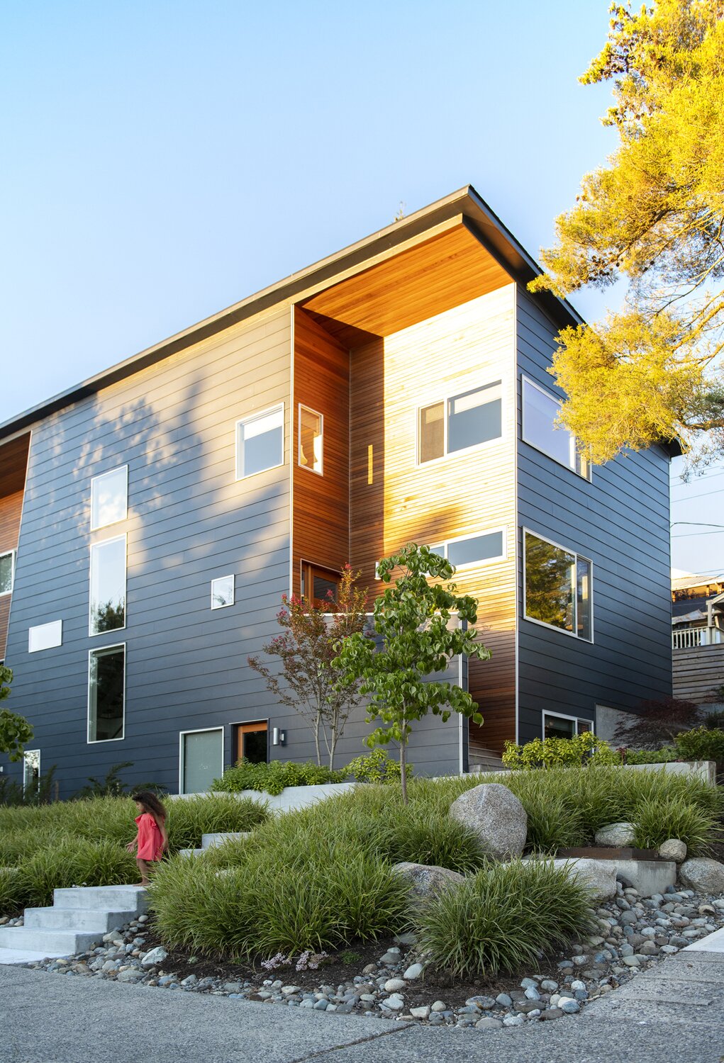 Photo 2 of 18 in West Seattle Junction House by Paul Michael Davis ...