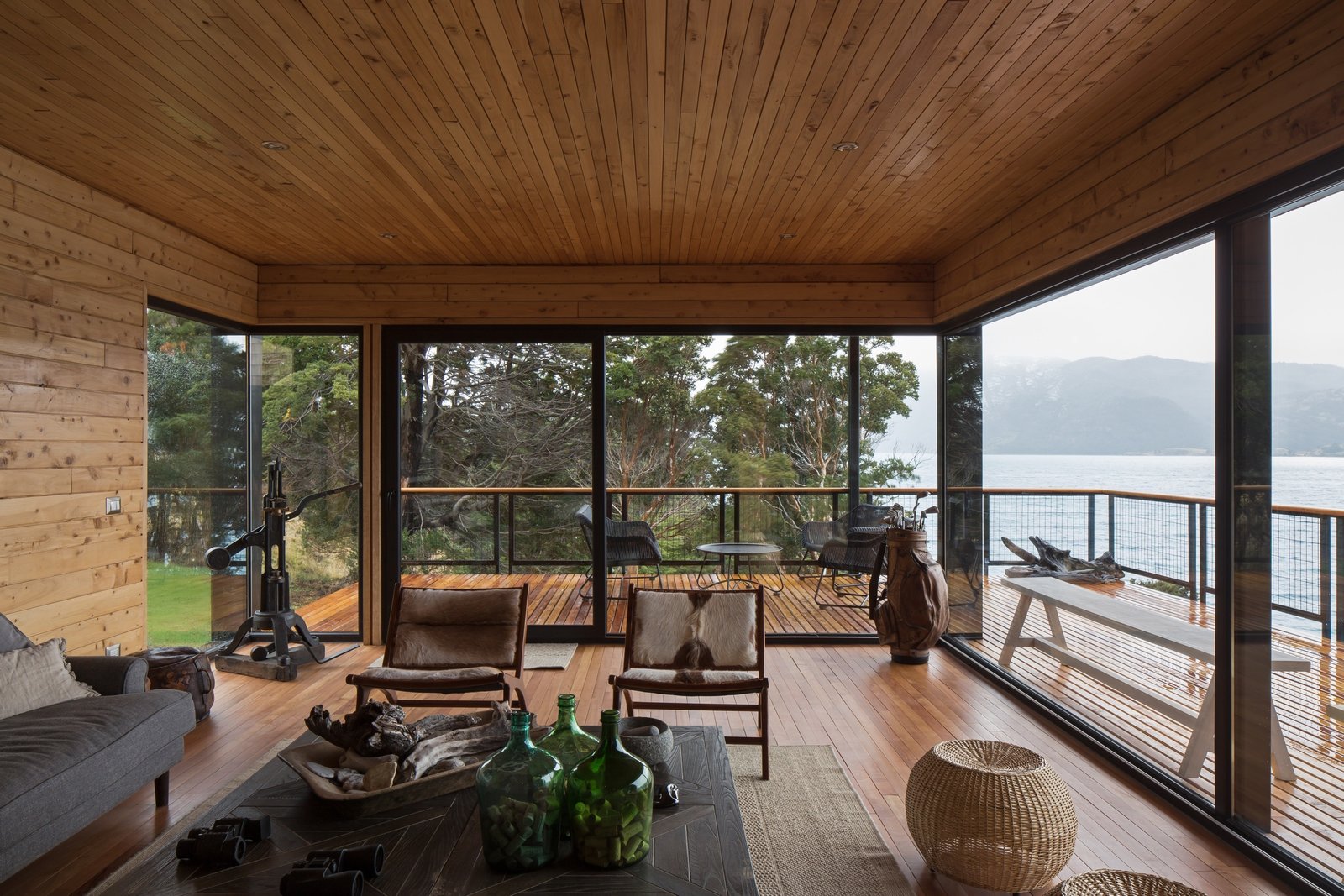 Photo 3 of 15 in Hats House by SAA arquitectura + territorio by Nico ...