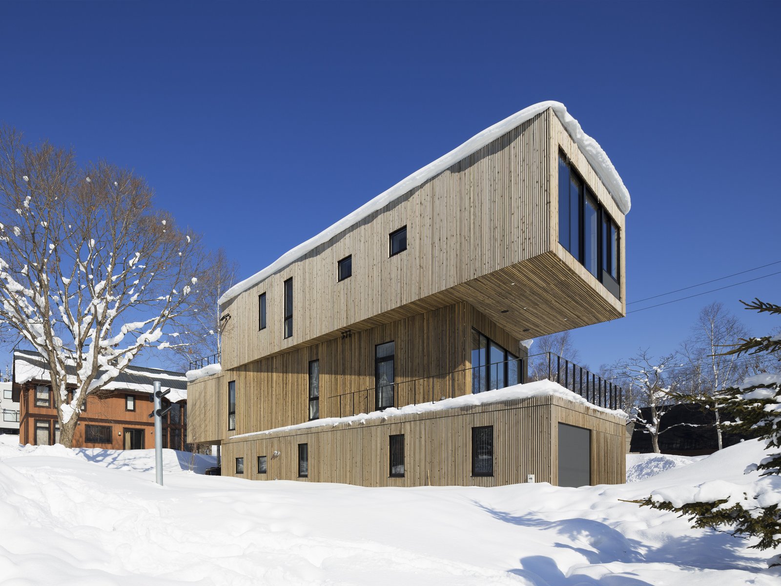 Photo 1 of 8 in Strata House by Tomoyuki Sudo - Dwell