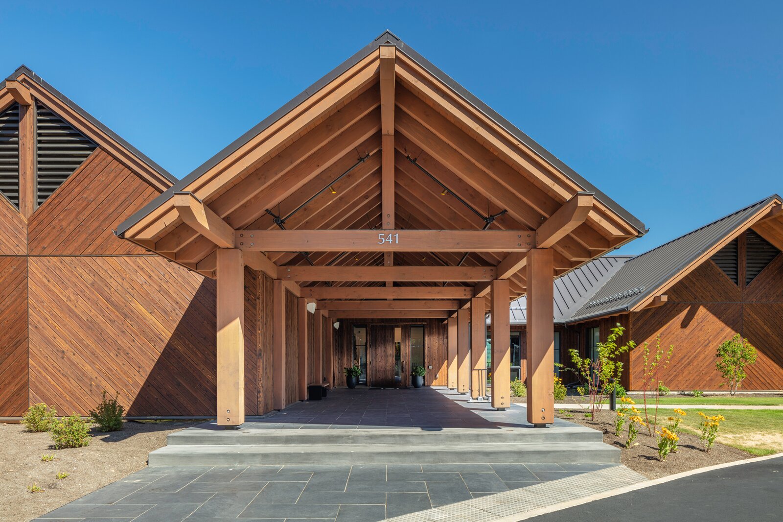 Tumble Creek Clubhouse (6 Photos) - Dwell