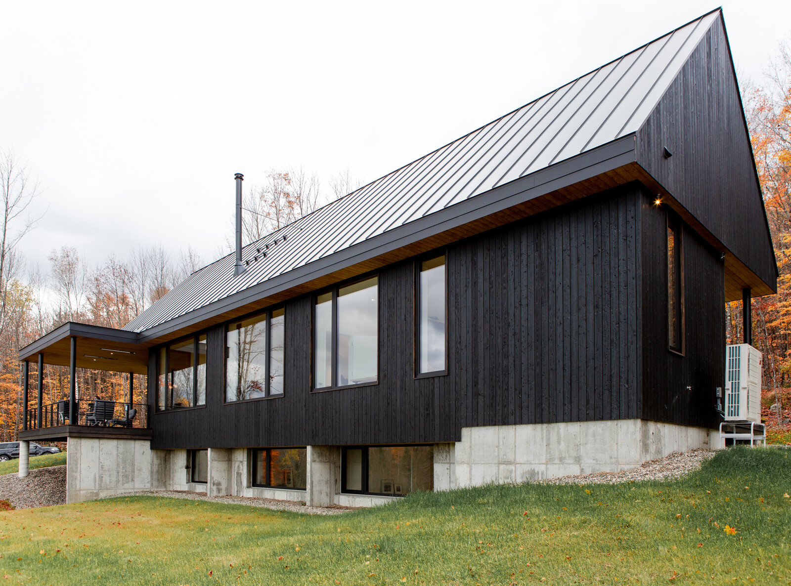 Photo 6 of 11 in Gable and Plane by Nakamoto Forestry - Dwell