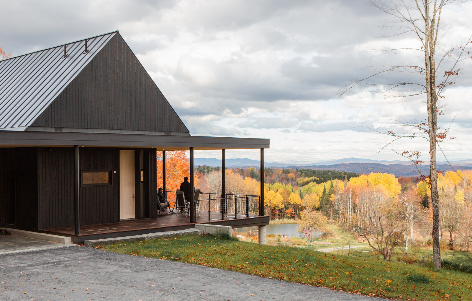 Photo 2 of 11 in Gable and Plane by Nakamoto Forestry - Dwell