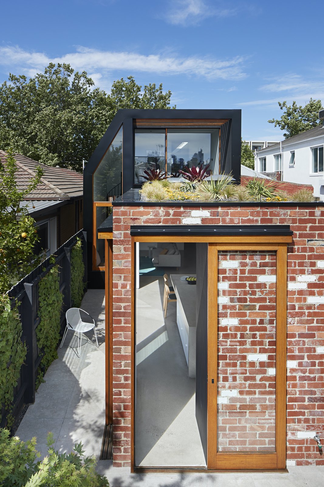 Photo 8 of 14 in An Emerging Architect Turns a Victorian Terrace House ...