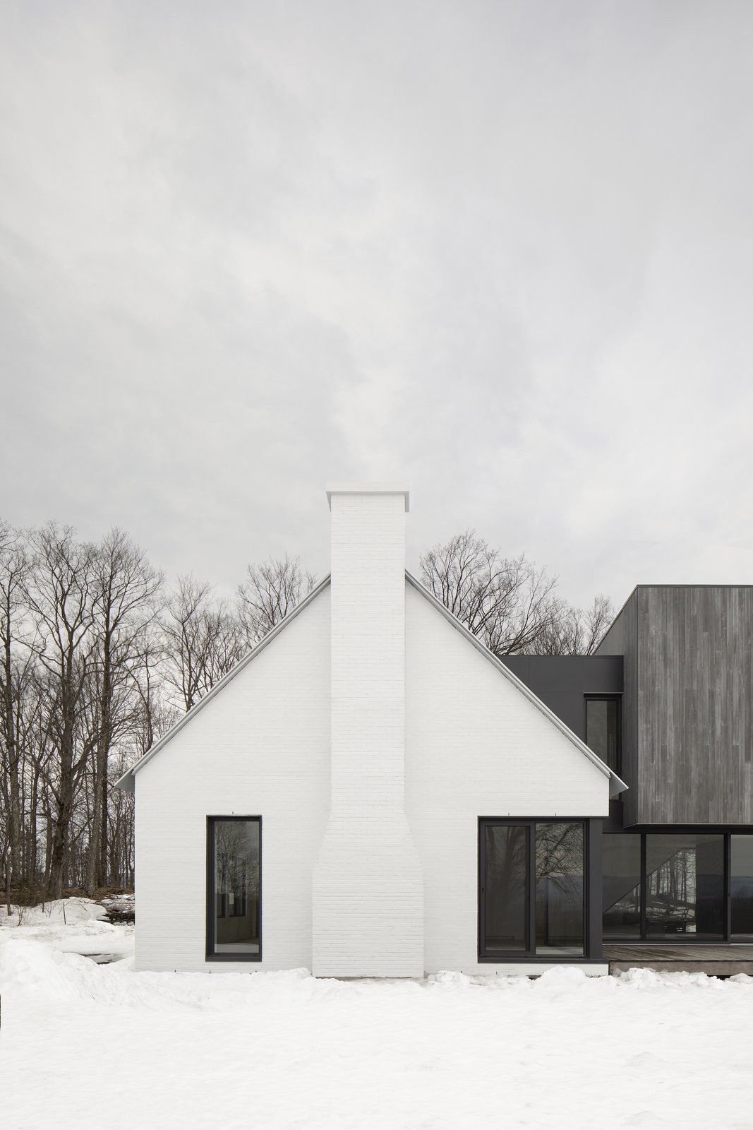 Photo 3 of 17 in This Modern Farmhouse in Quebec Will Make You Do a ...