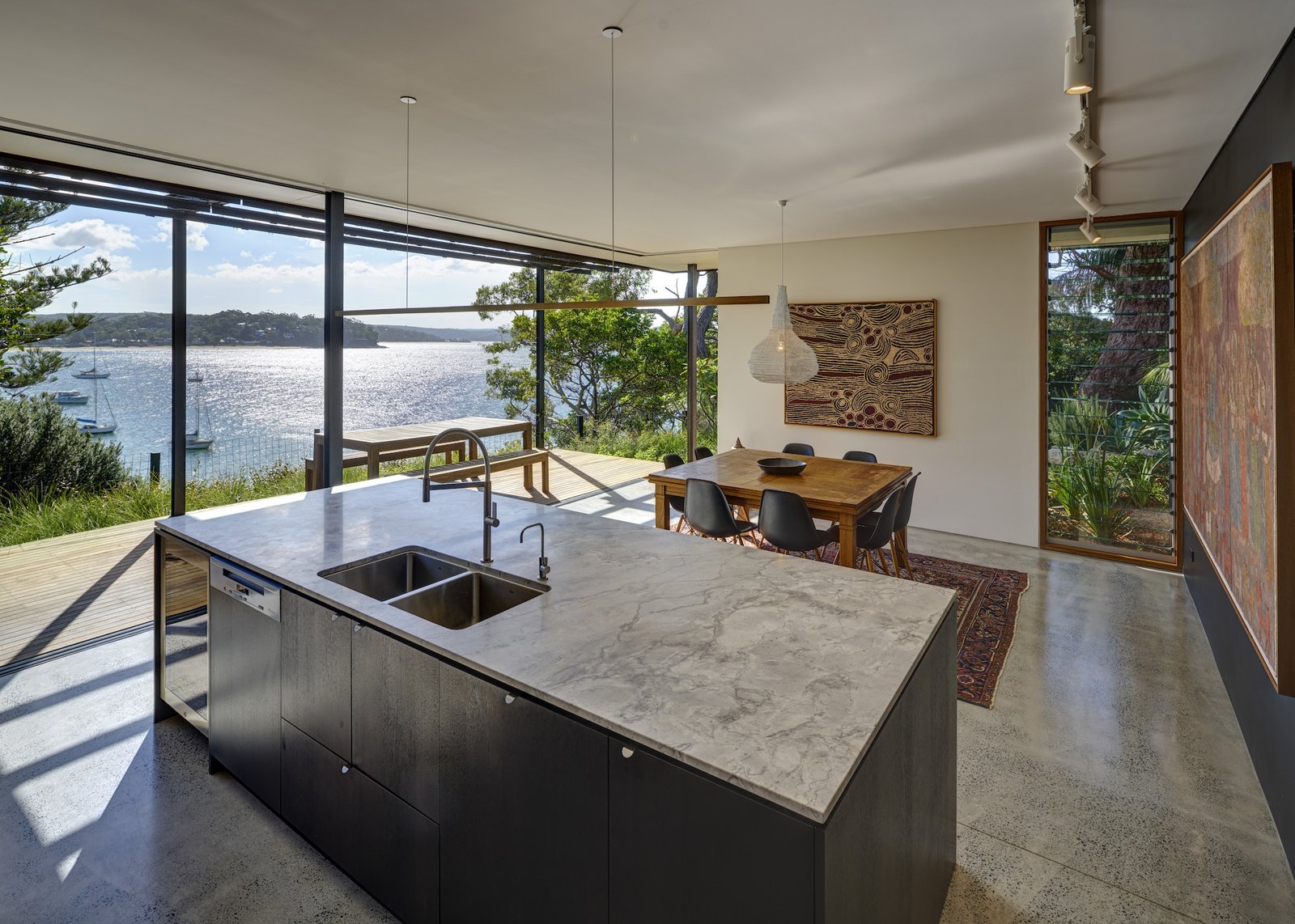 Photo 5 of 20 in How This Australian Beach House Connects to the Coast ...