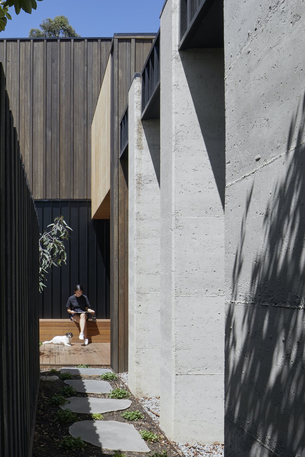 Photo 5 of 23 in An Inky Black Melbourne Home Draws Its Hue From the ...