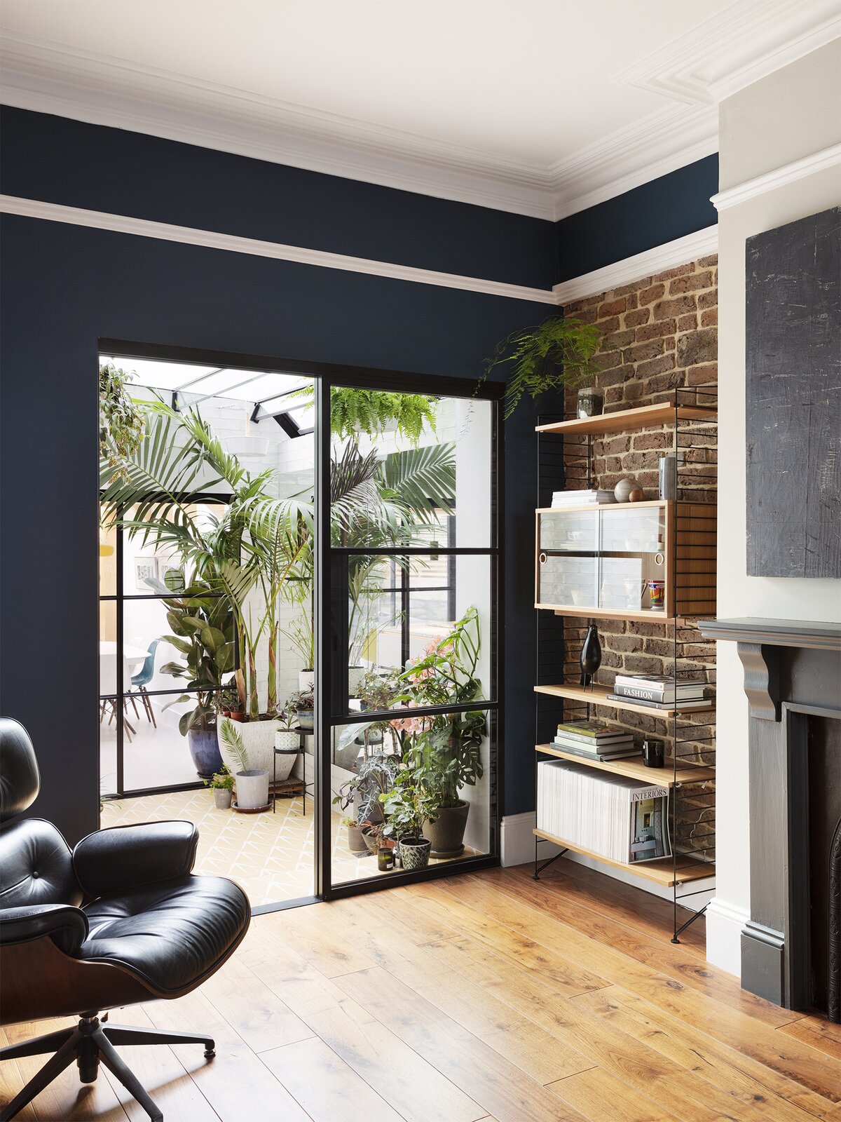 Photo 8 of 18 in A Glass Courtyard Brings the Garden Inside a London ...