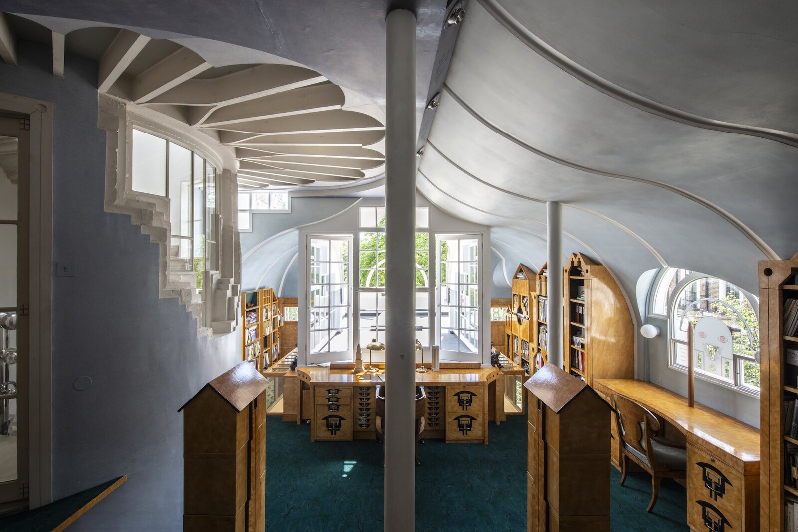 Photo 9 of 18 in Step Inside the Cosmic House, a London Home Designed ...