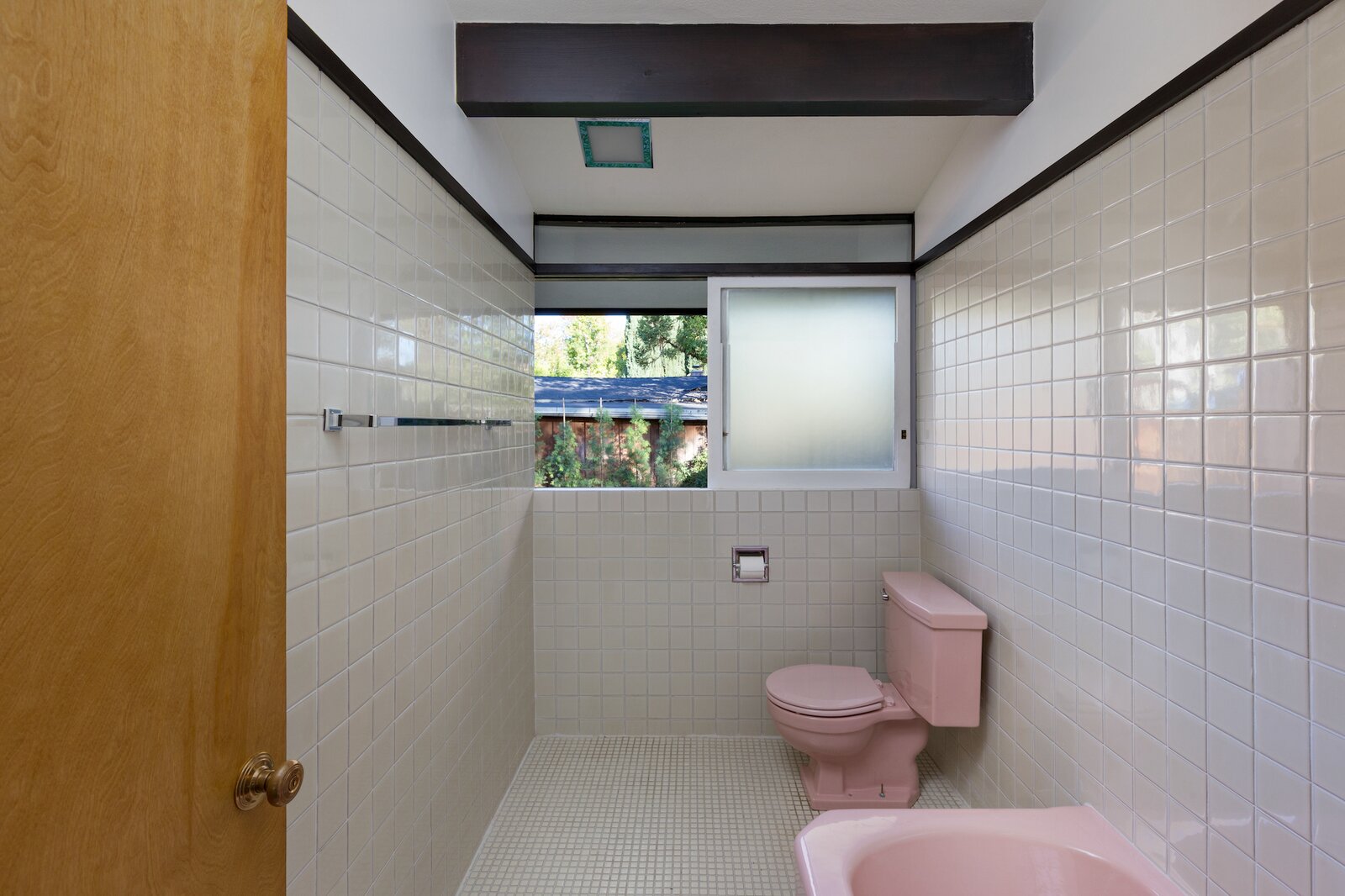 Photo 17 of 23 in A Glowing Midcentury by Jack Corey Asks $1.8 Million ...