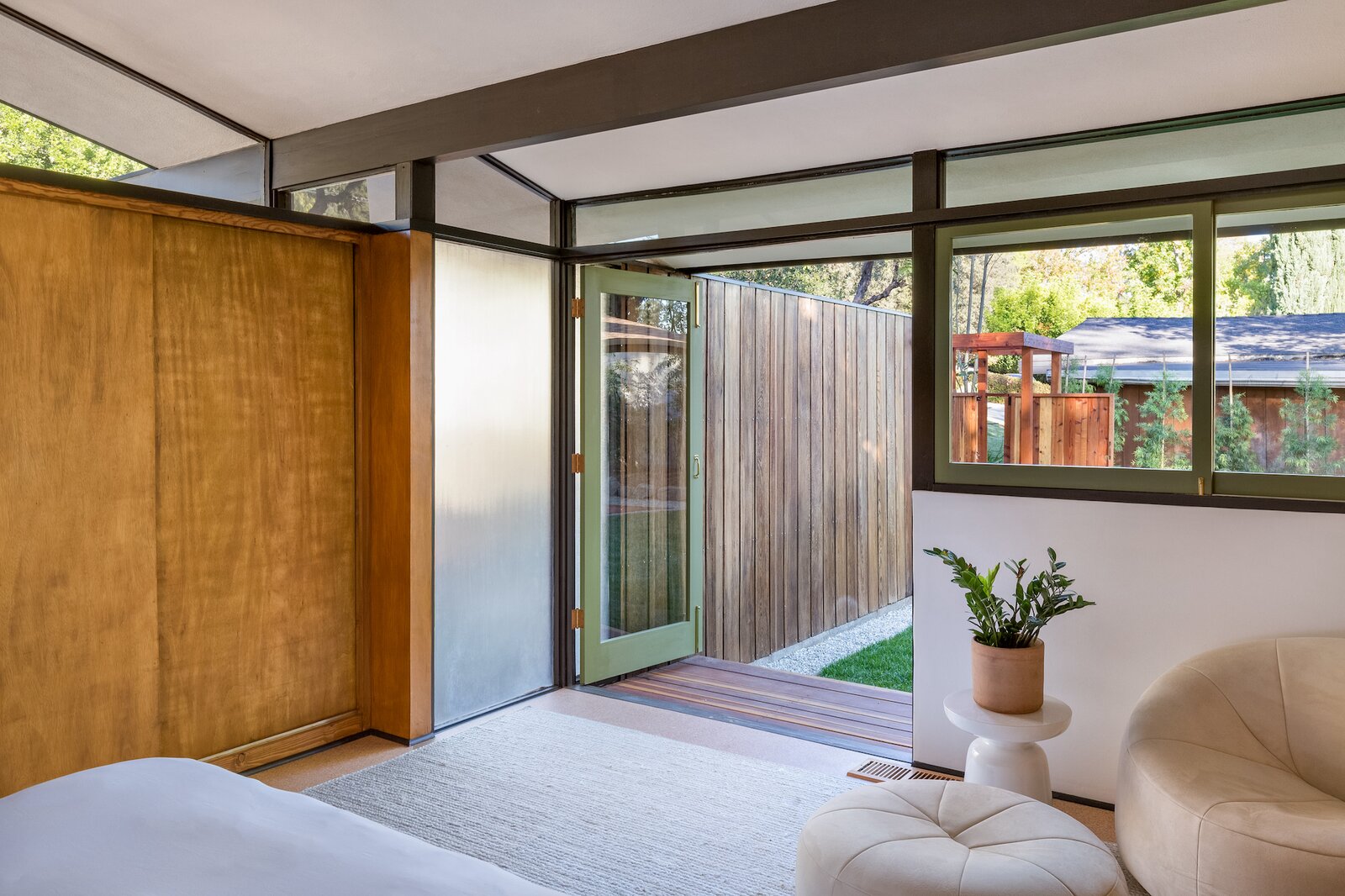 Photo 14 of 23 in A Glowing Midcentury by Jack Corey Asks $1.8 Million ...