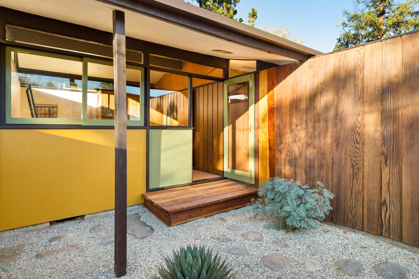 Photo 8 of 23 in A Glowing Midcentury by Jack Corey Asks $1.8 Million ...