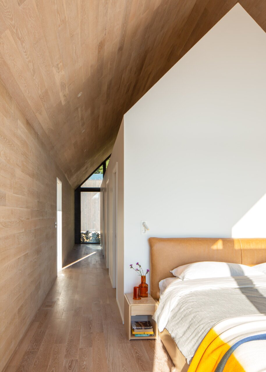 Photo 5 of 17 in This “House-Within-a-House” Plays With Sculptural ...