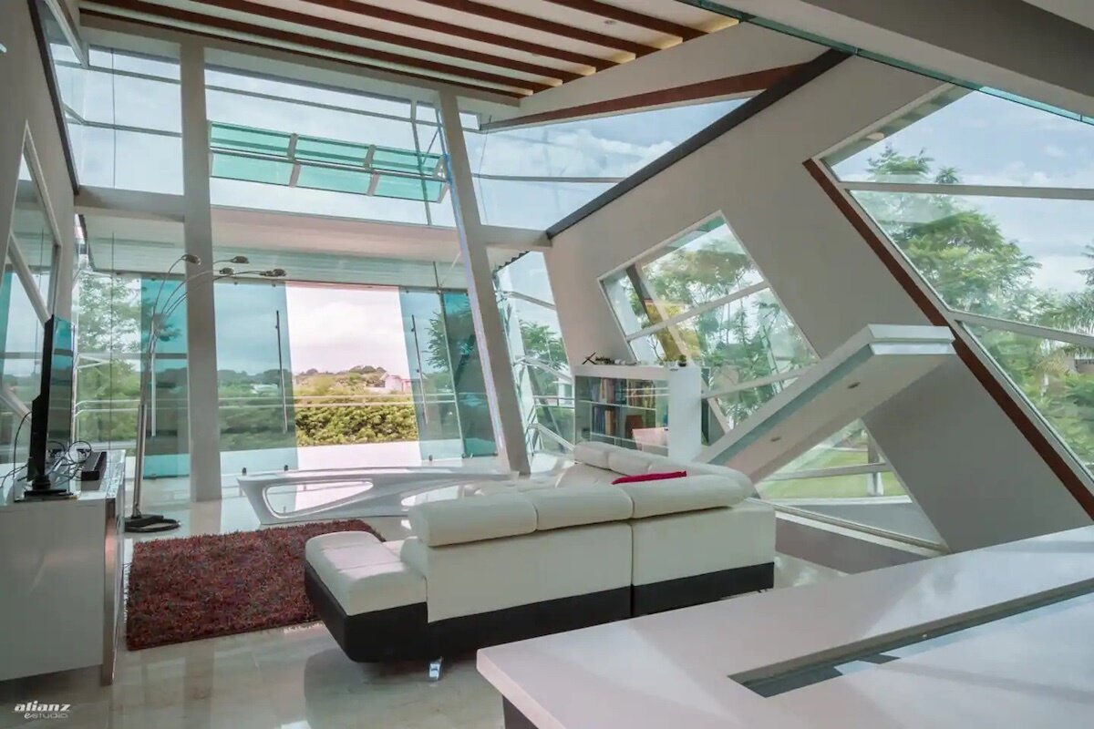 Photo 12 of 20 in Here Are Airbnb’s Top 10 Rentals in the Design ...