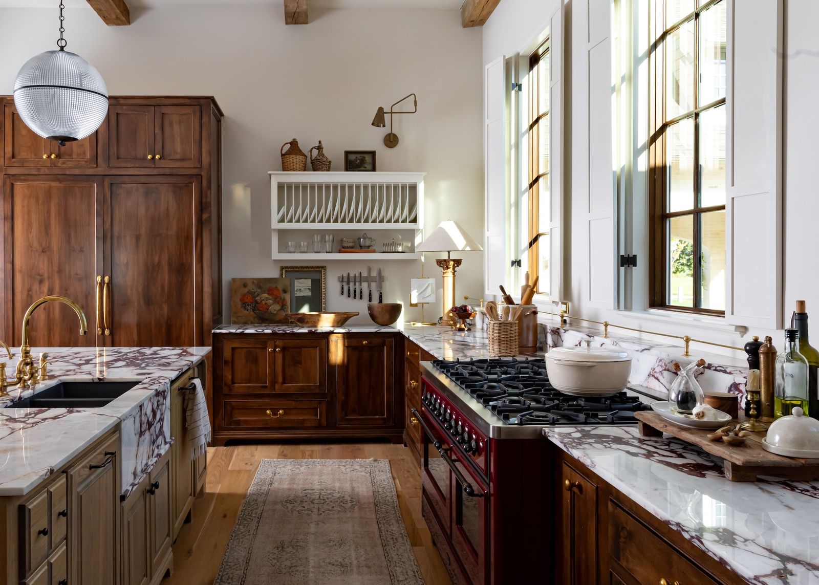 Photo 7 of 10 in Five Kitchens Where the Right Range Completely ...