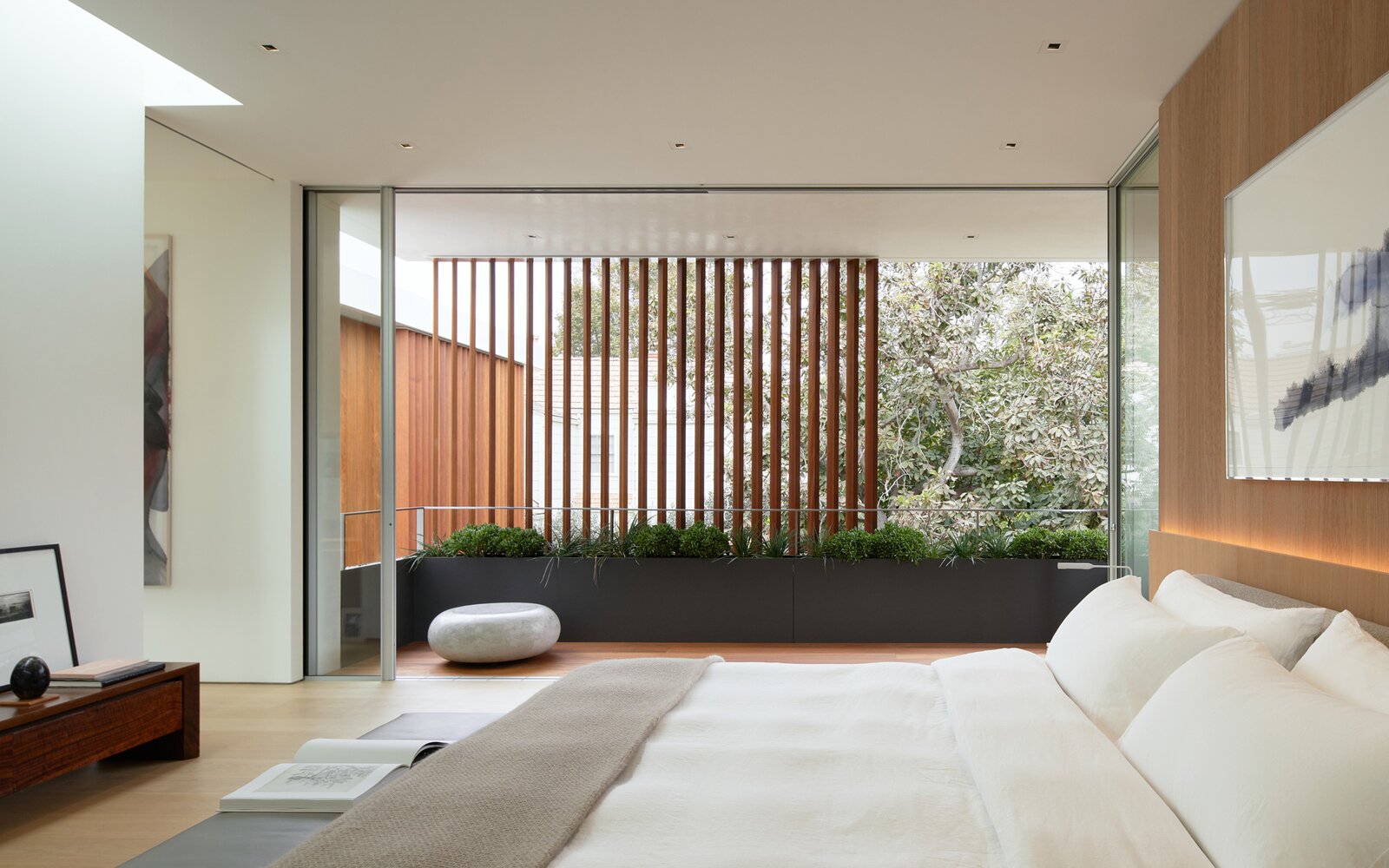 Photo 16 of 19 in Vertical Courtyard House by MONTALBA ARCHITECTS - Dwell