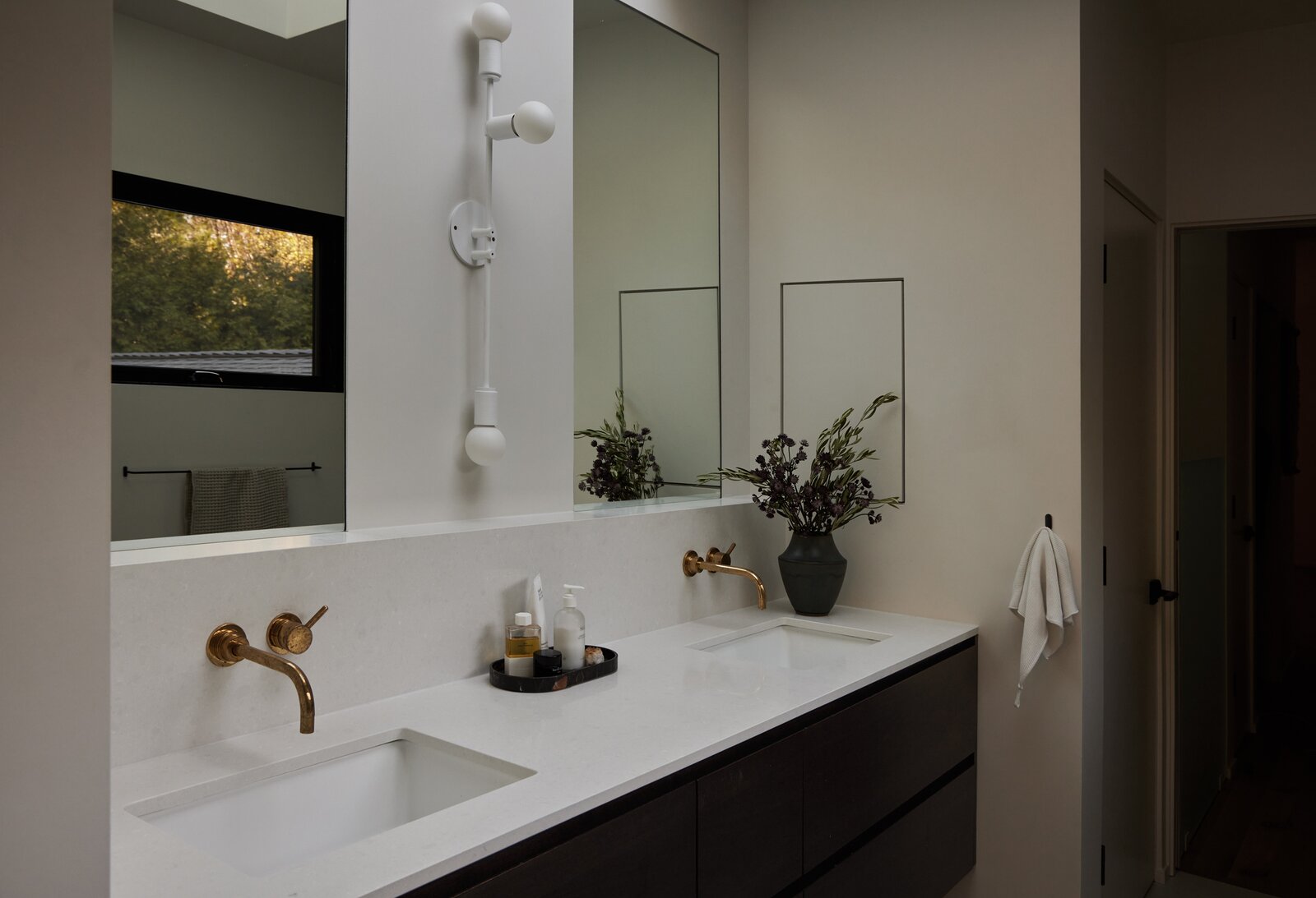 Photo 4 of 23 in Maricara Modern by Sara Gray - Dwell