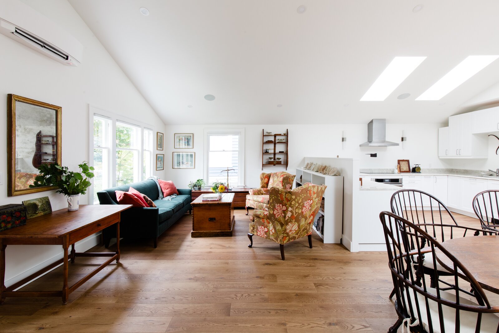 Photo 7 of 21 in A Family Cottage by Office of Ordinary Architecture ...