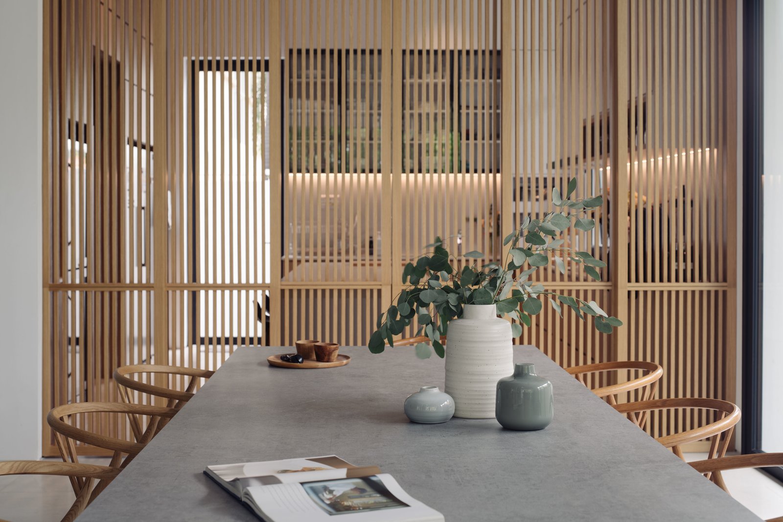 Photo 10 of 17 in An Open, Airy House in Singapore Frames Rare, Verdant ...